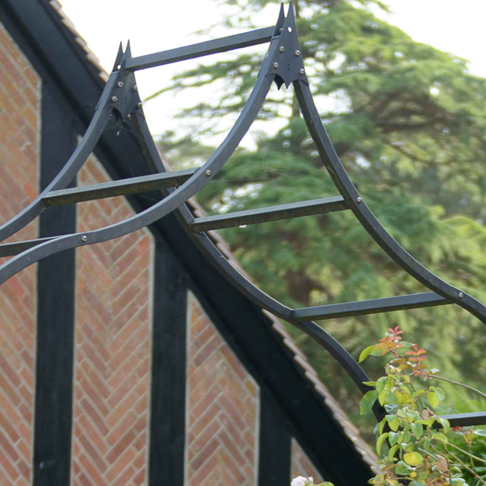 Ogee Half Lattice Arch - Garden Arches at Harrod Horticultural