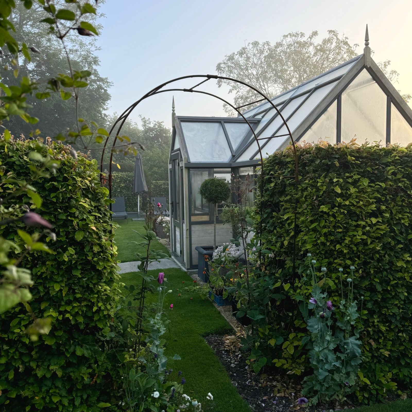 Harrod Vintage Wire Arches Natural Rust - Harrod Horticultural