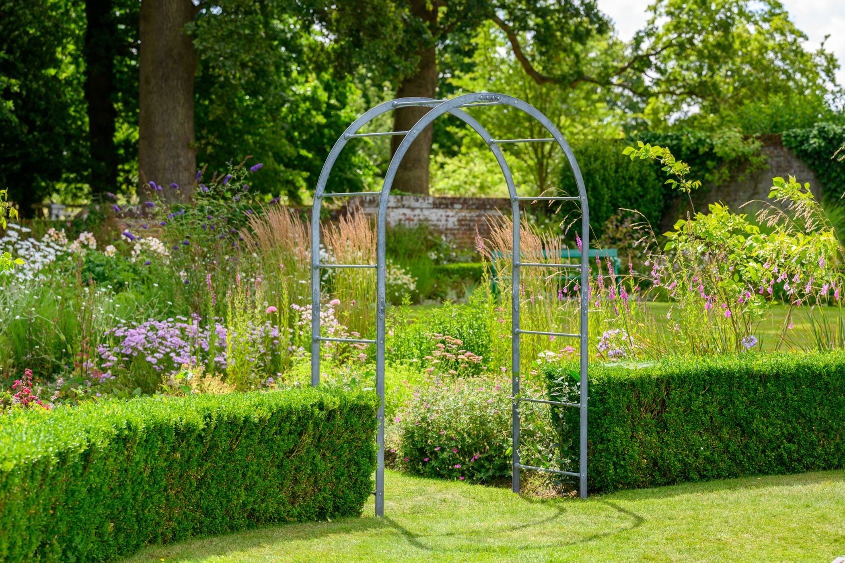 Southwold Roman Blacksmith Arch - Harrod Horticultural