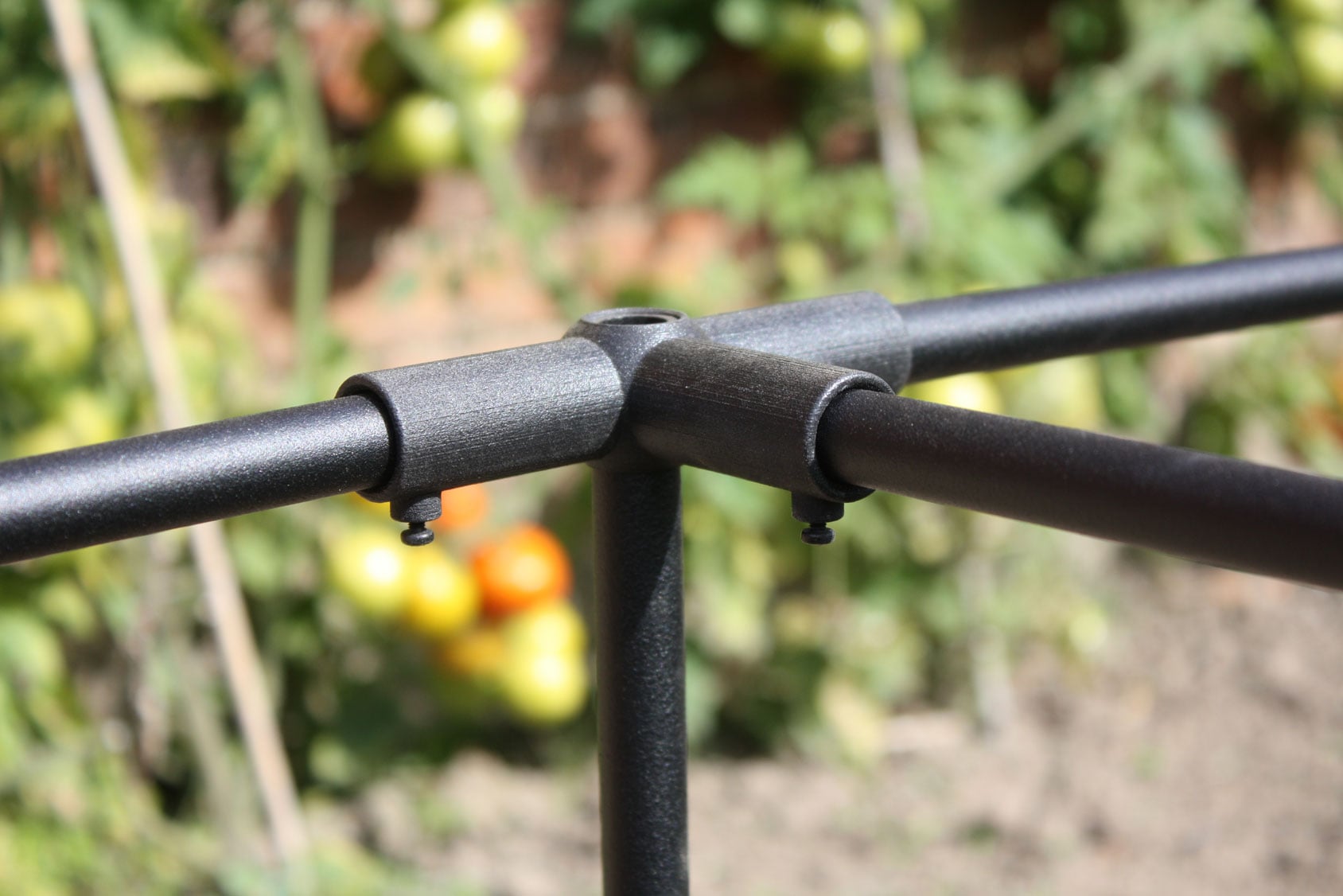Harrod Black Aluminium Strawberry Cage - Harrod Horticultural (UK)
