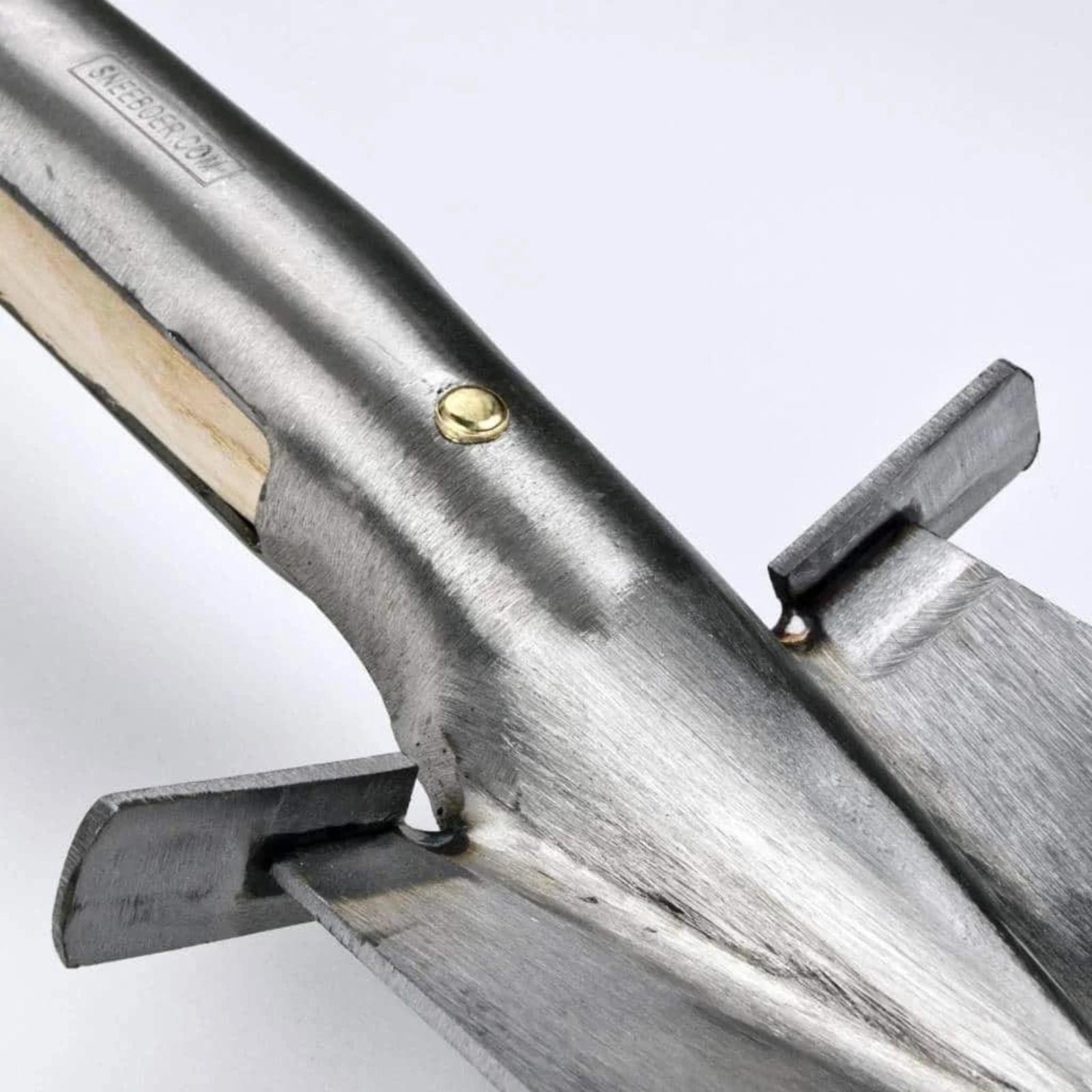 Sneeboer Transplanting Spade with Steps and D-handle - Harrod Horticultural