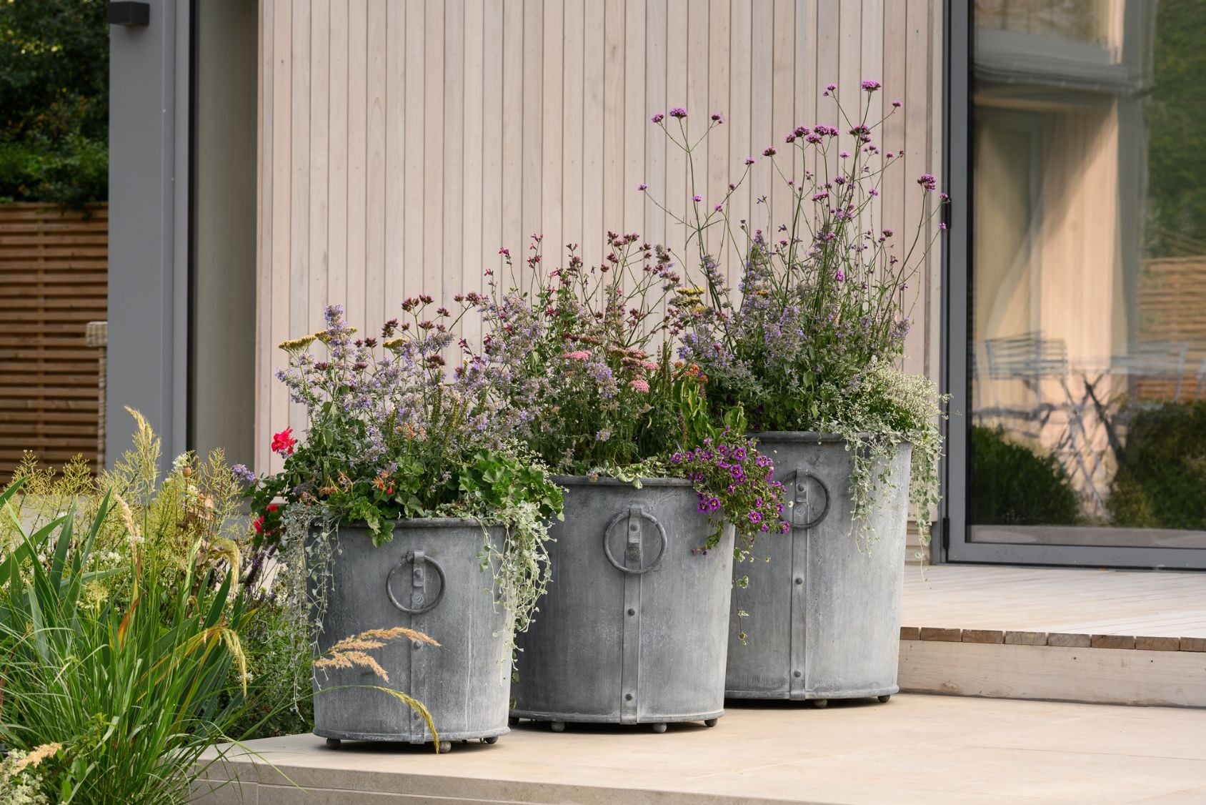Southwold Round Planters - Harrod Horticultural