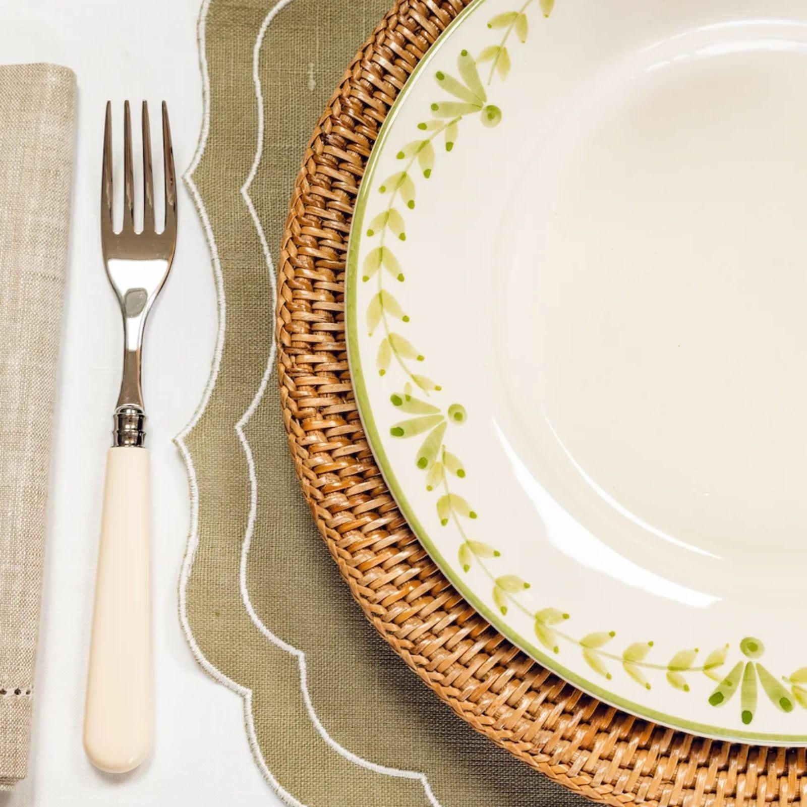 Classic Cutlery Sets in Ivory - Harrod Horticultural