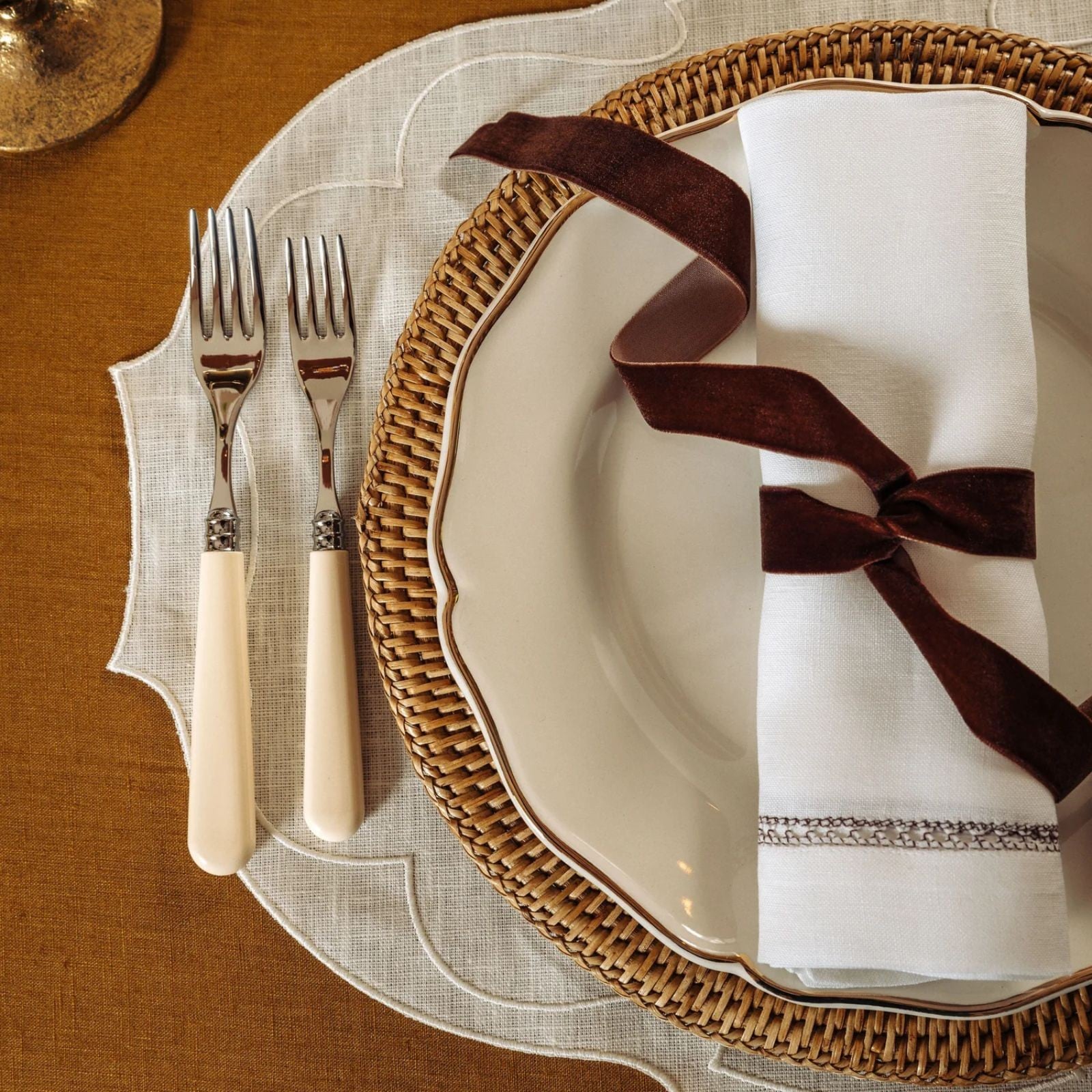 Classic Cutlery Sets in Ivory - Harrod Horticultural