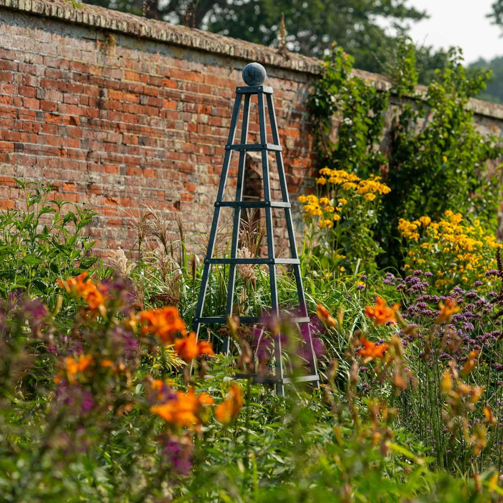 Southwold Pyramid Steel Obelisk - Harrod Horticultural