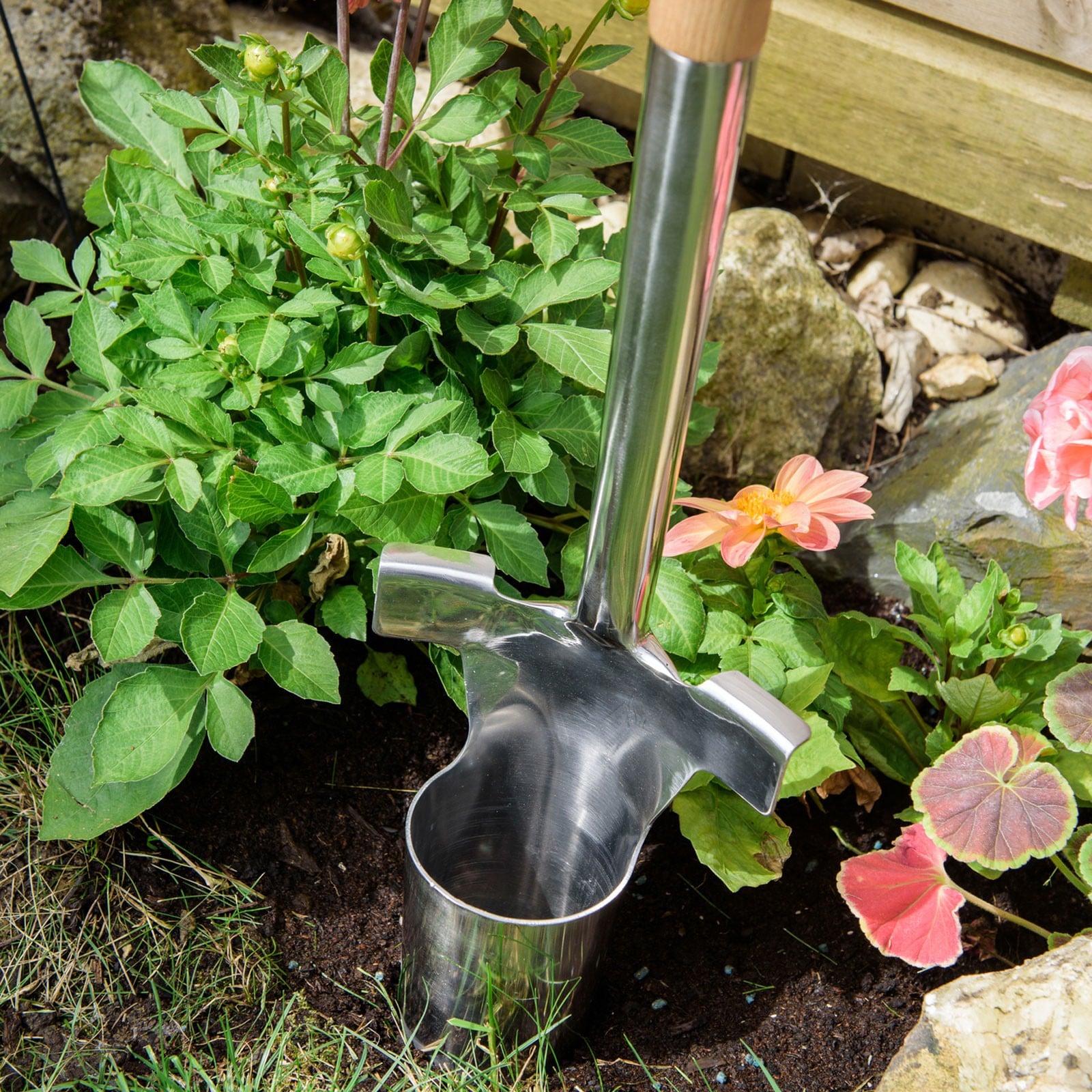 Kent & Stowe Long Handled Bulb Planter - Harrod Horticultural