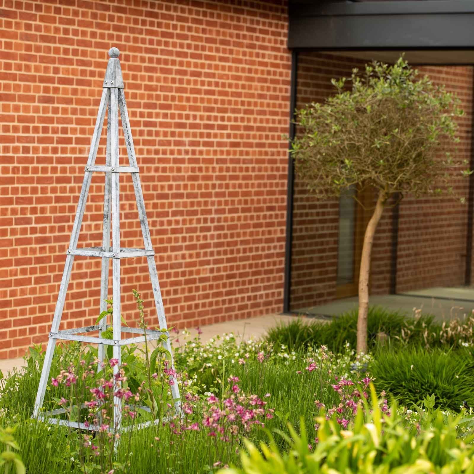 Southwold Pyramid Steel Obelisk - Harrod Horticultural
